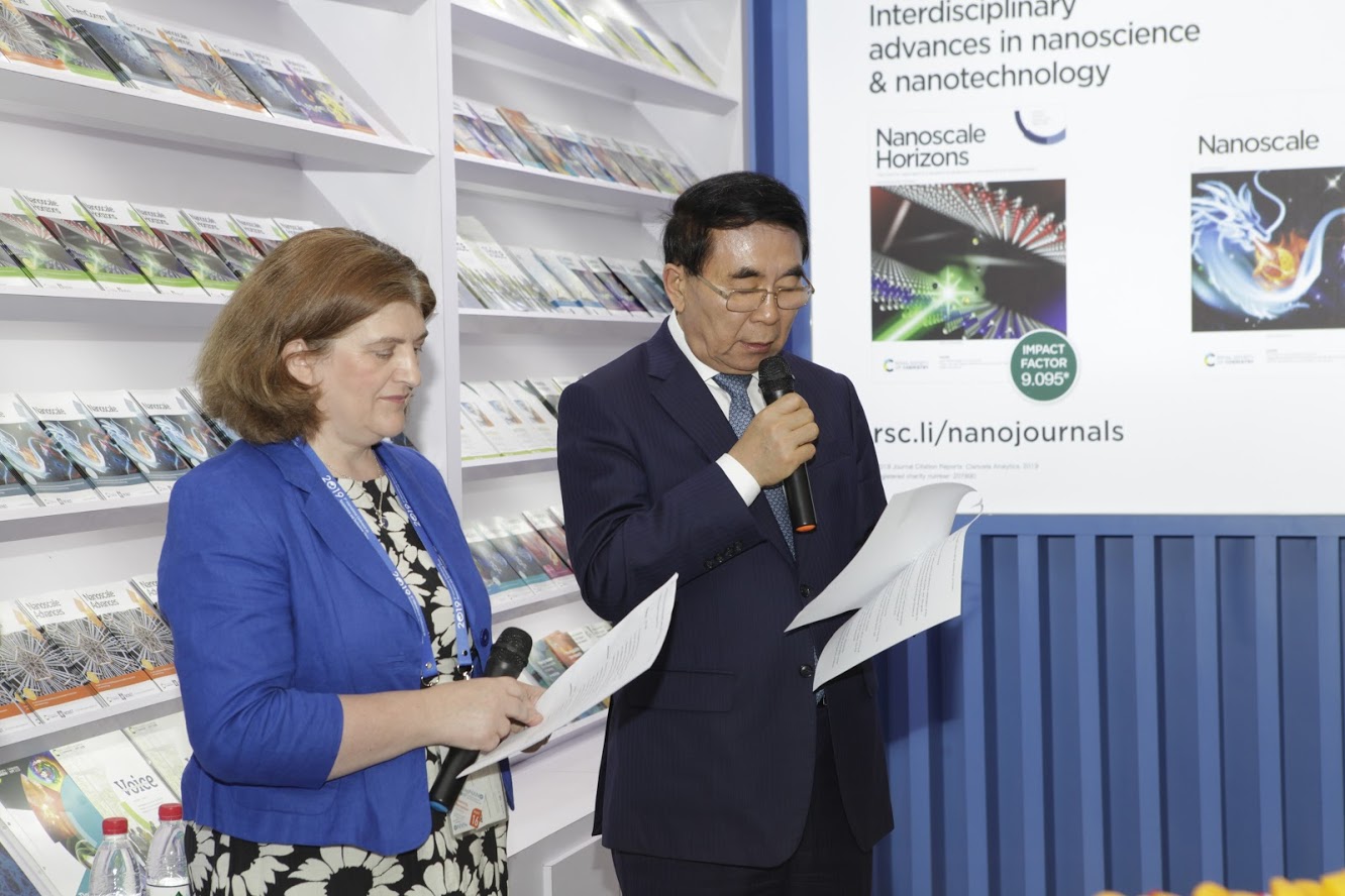 Nanoscale 10th Anniversary at ChinaNANO 2019 – Nanoscale & Nanoscale ...